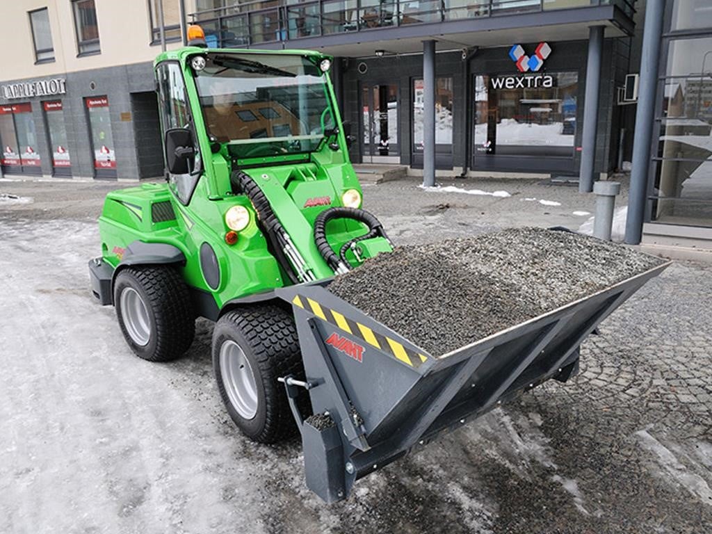 New 755i for Sale | Burris Equipment